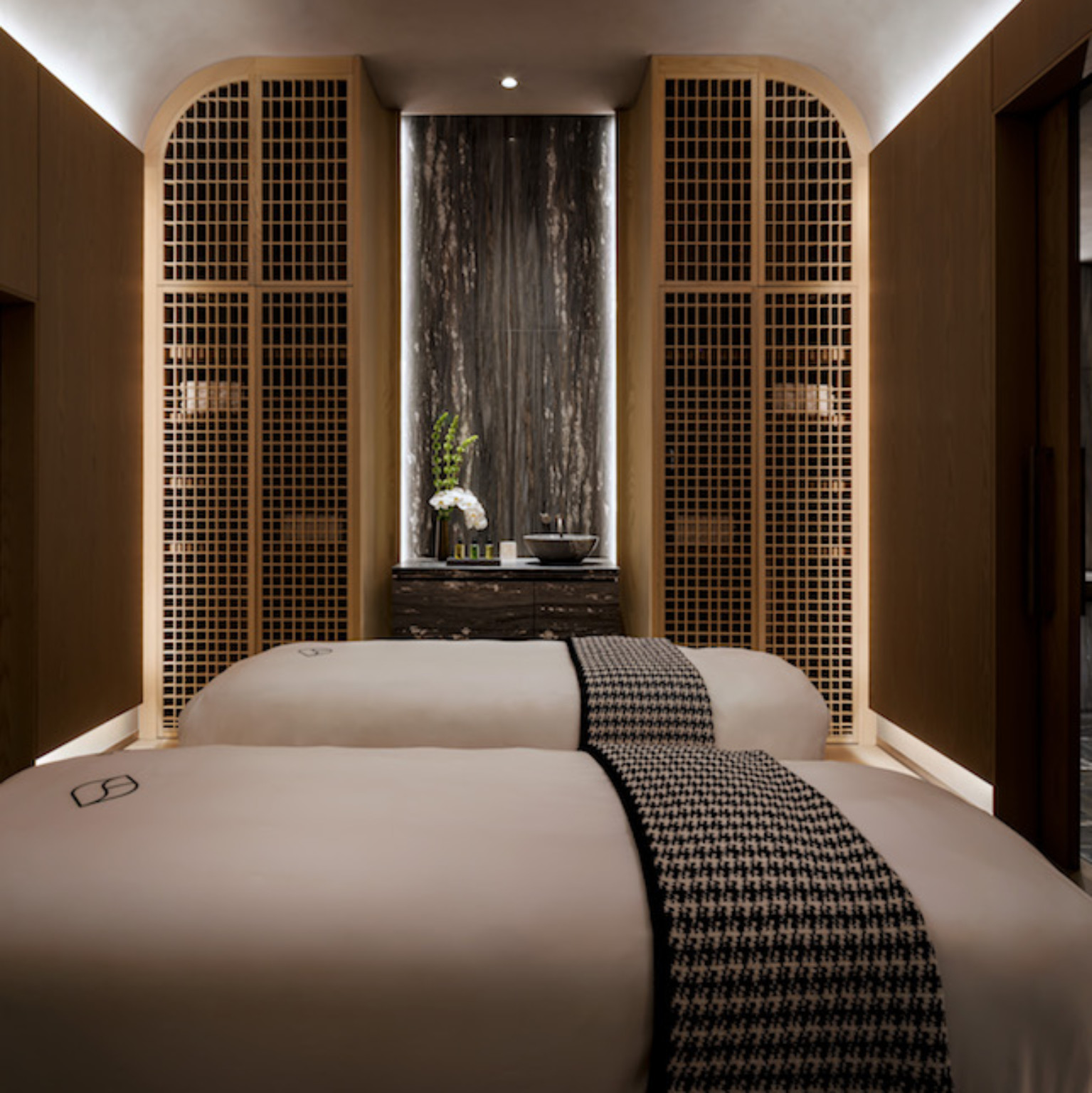 Leo Tonkin: The Pioneer of Salt - Insiders Guide to Spas